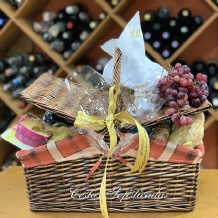 Cesta Queijos e Vinhos com Classe. Cestas Sofisticadas