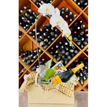 Arranjo Orquídea Veuve. Cestas Sofisticadas